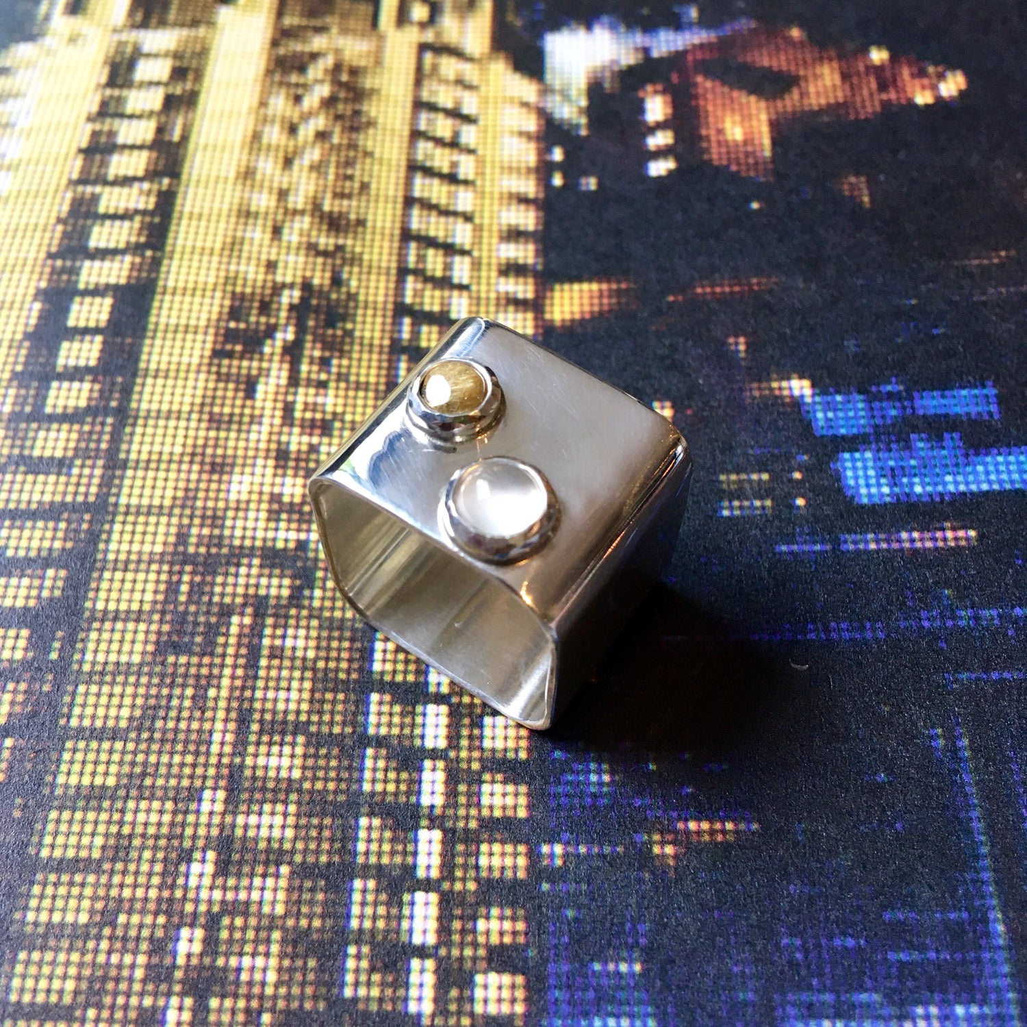 Studio Bernadine Ypma. Handcrafted contemporary jewelry.